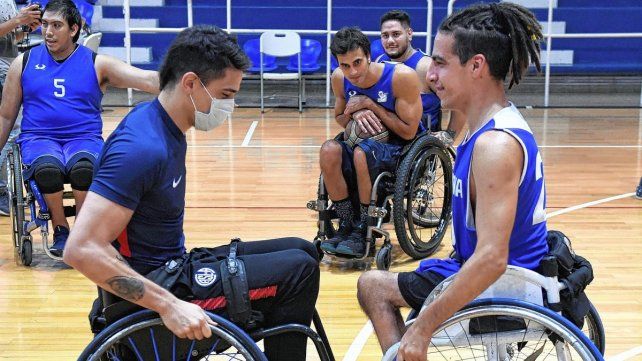 Gran encuentro del básquet adaptado con jugadores de Liga A