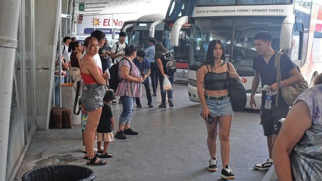 Fuerte movimiento de pasajeros y ventas agotadas para Año Nuevo en la ...